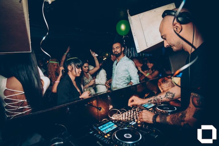 GLOW Club Bangkok | Sukhumvit Techno Club | Info, Prices