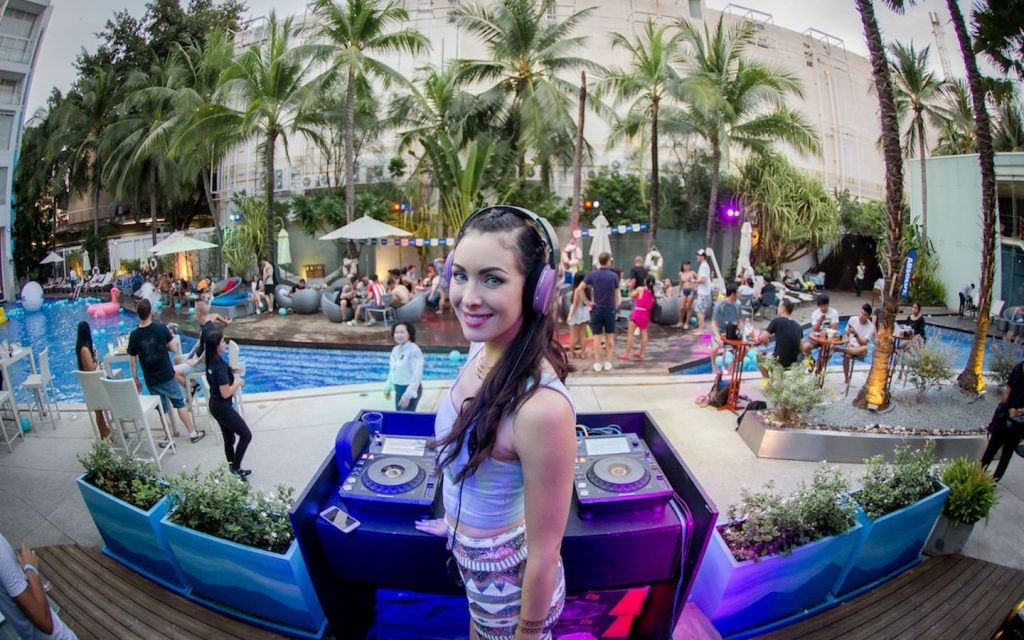 Planning a Private Pool Party in Pattaya? We Can Help!